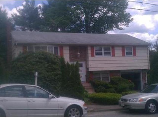 5 Dartmouth St, Randolph, MA 02368