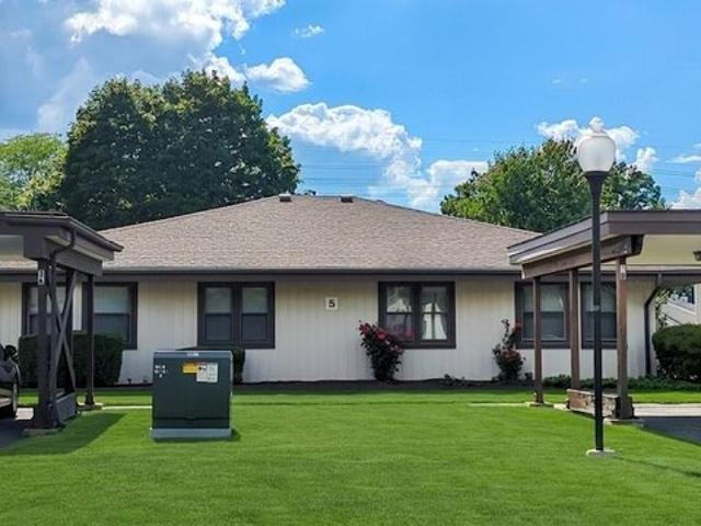 5 Devon Ct Apt B, Yorktown Heights, NY 10598