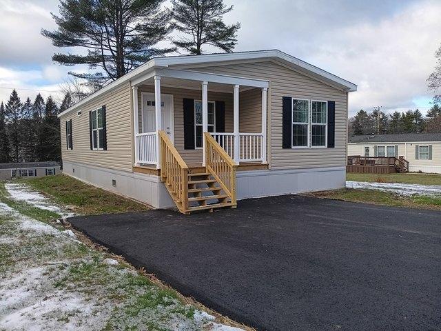 5 Dogwood Dr, Norway, ME 04268