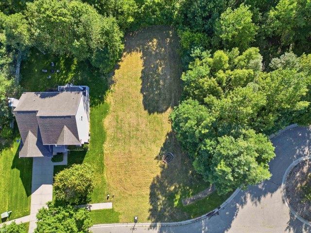 5 Donna Ct, Waterford, MI 48327