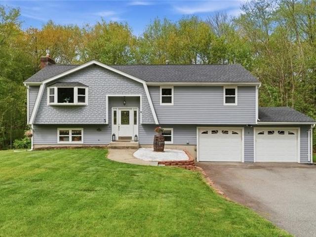 5 Dongay Rd, Smithfield, RI 02917