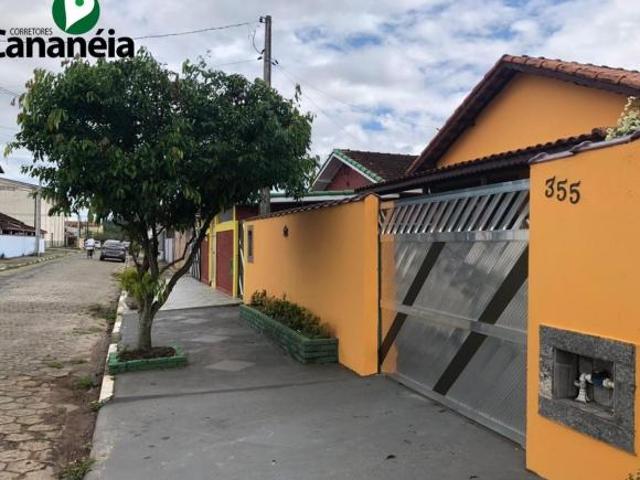 Casa confortável e ampla com 5 dormitórios para venda no Bairro do Rocio em Cananéia/SP