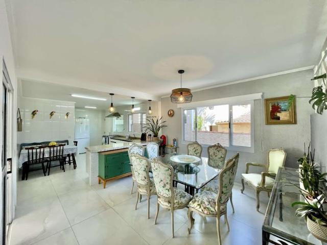 5 Dormitorios / 4 Suítes. Linda!. com vista, lareira, espaço gourmet, piscina!.