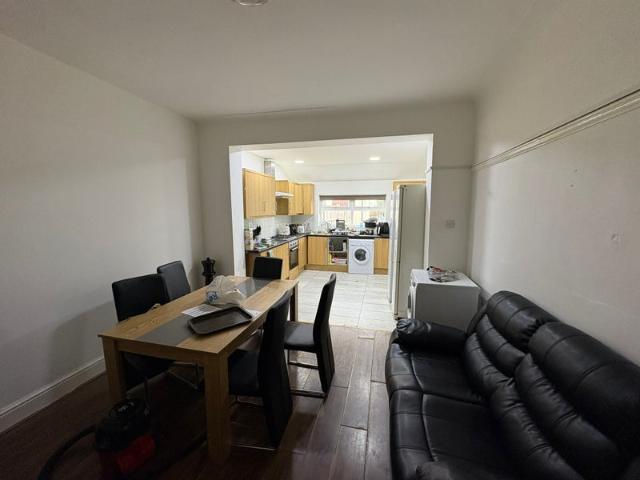 5 Double Bed *Student Property* Dunkirk
