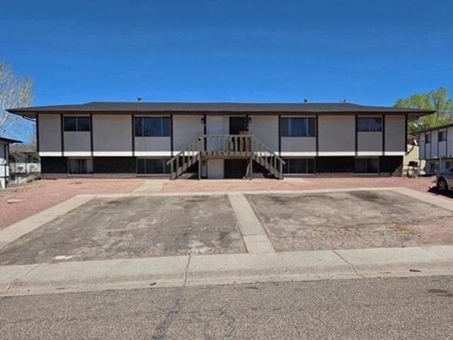 5 Douglas Ln, Pueblo, CO 81001