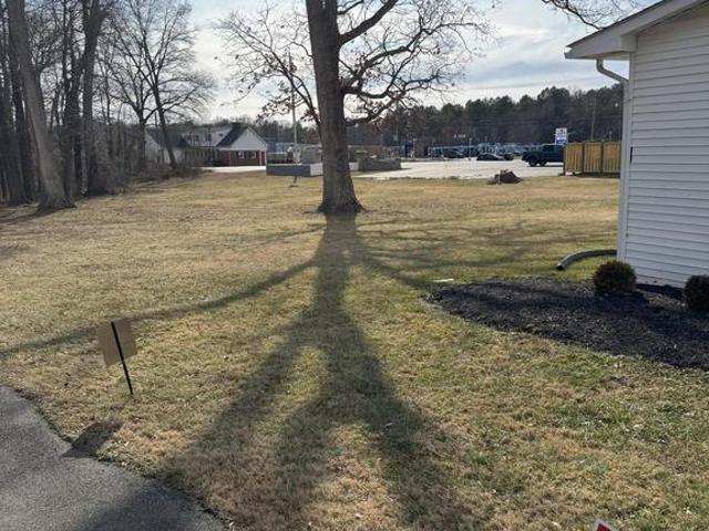 5 E Hawthorne Drive