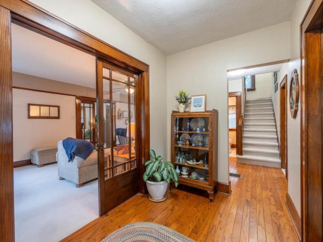 5 E Lincoln Street