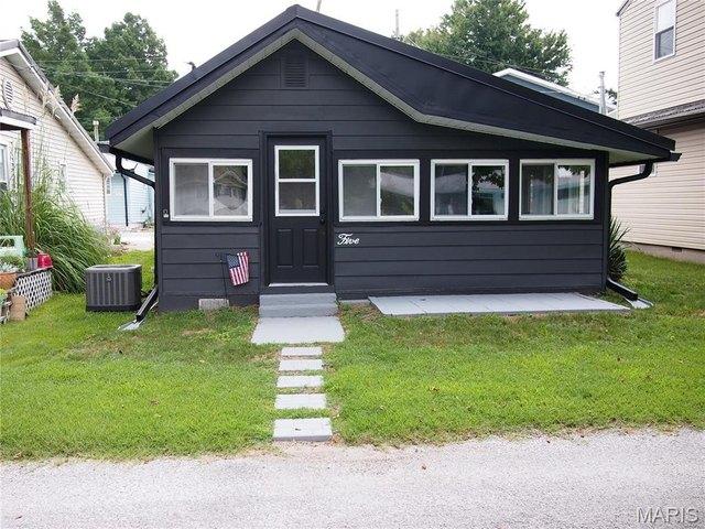 5 Eagle Dr, Sparta, IL 62286