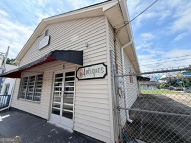 5 East Oak Street