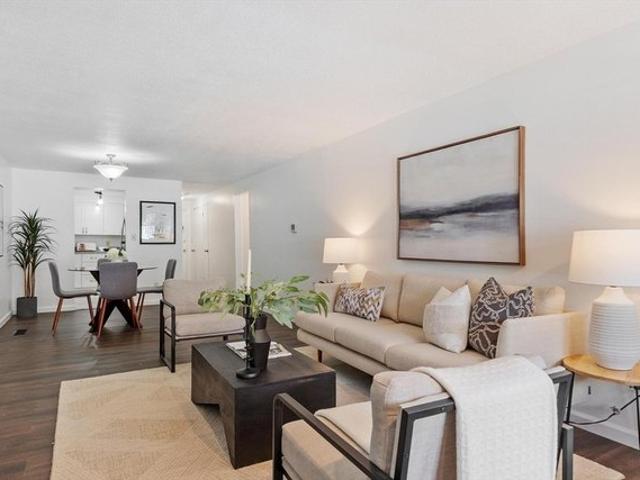 5 Elm St Apt 1, Acton, MA 01720