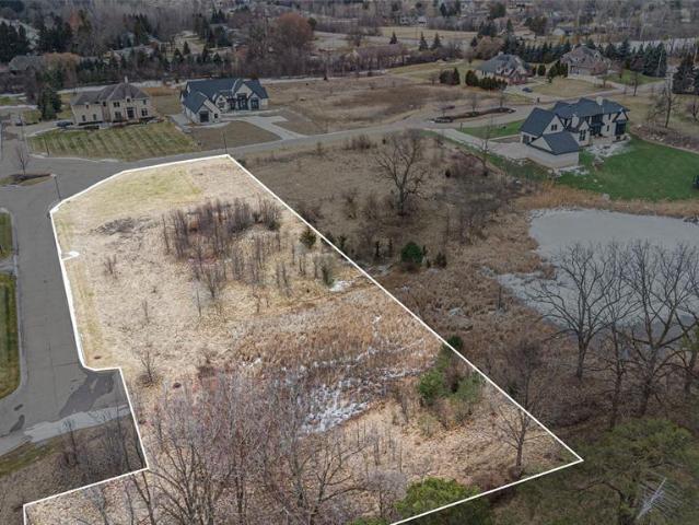 5 Fairway Trail