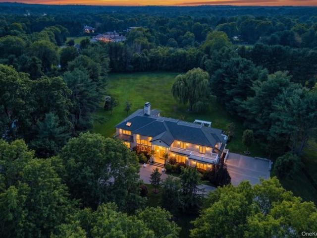 5 Farmwoods Ln, Upper Brookville, NY 11545