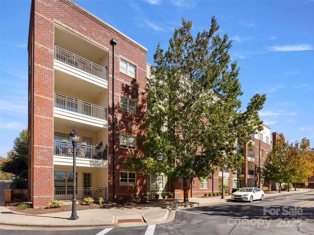 5 Farleigh St Apt 203, Asheville, NC 28803