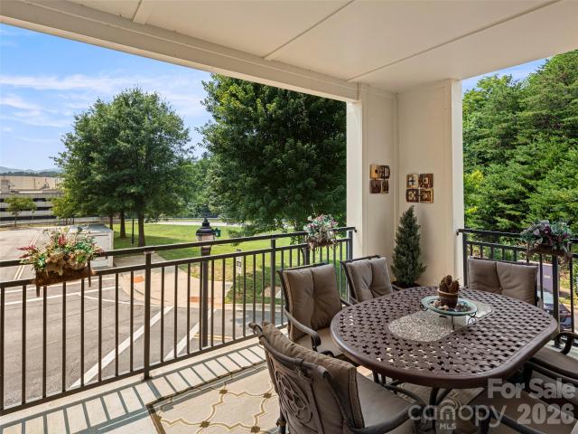 5 Farleigh Street # 104