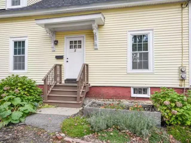 5 Fern Ct, Dover, NH 03820 MLS #5039985