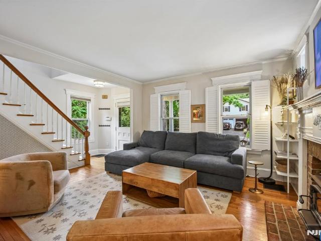 5 Ferguson Place