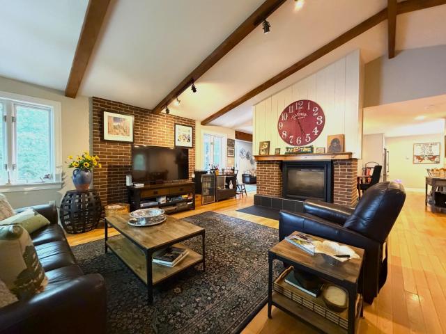5 Finch Place