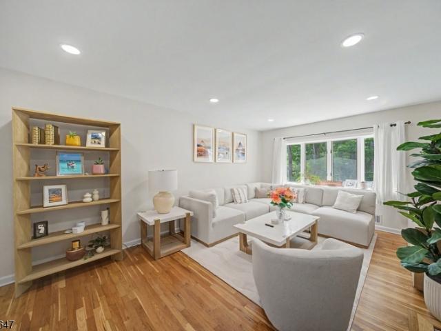 5 Forest Dr