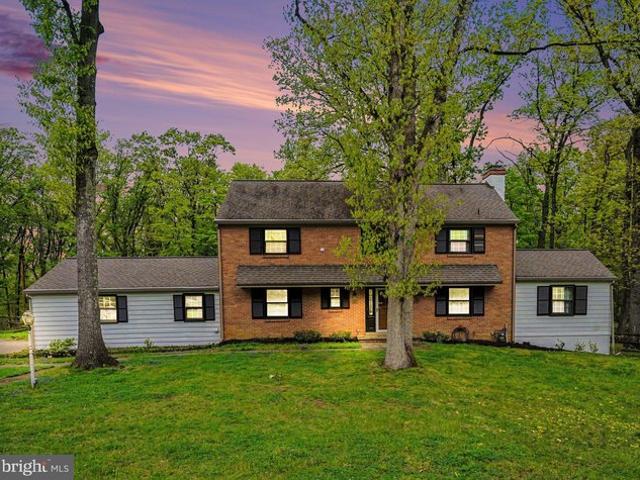 5 Forge Mountain Dr, Phoenixville, PA 19460