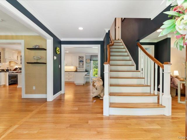 5 Fox Hunt Court