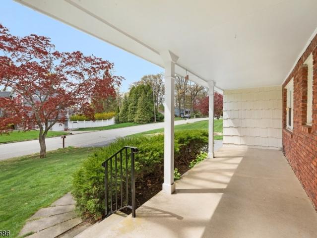 5 Foxwood Ln, Randolph, NJ 07869 | MLS #4022 | Compass