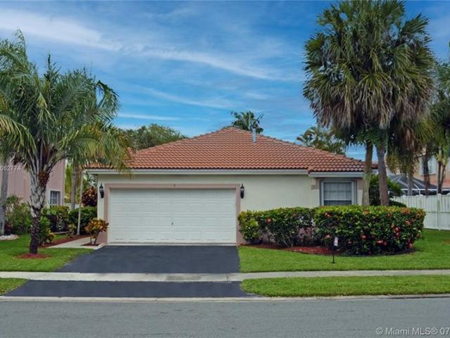 5 Gables Blvd, Weston, FL 33326