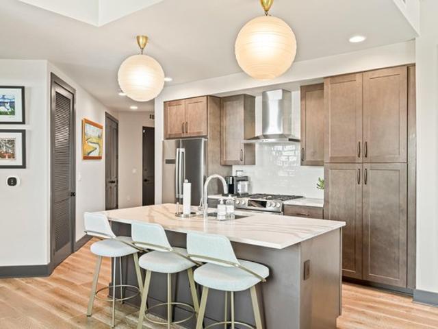 5 Gadsdenboro St Apt 303, Charleston, SC 29401