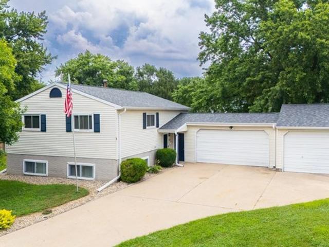5 Galvin Ct, Pekin, IL 61554