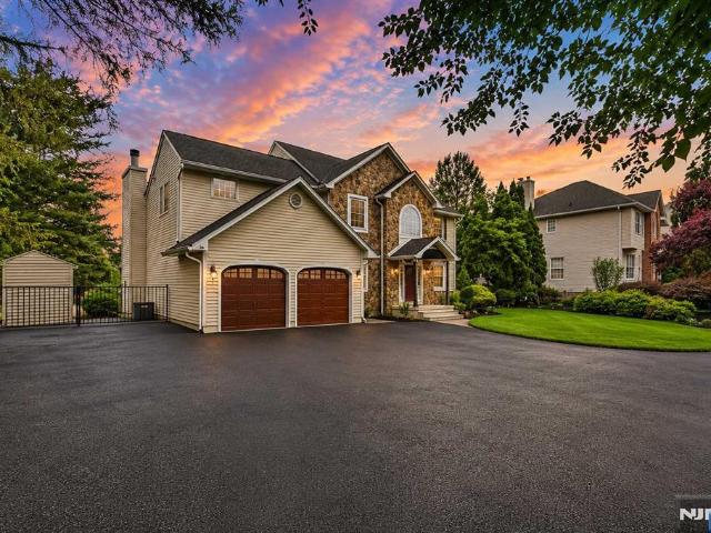 5 Gates Place