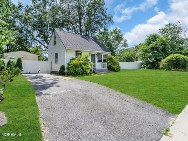 5 Georgian Blvd, Jackson, NJ 08527