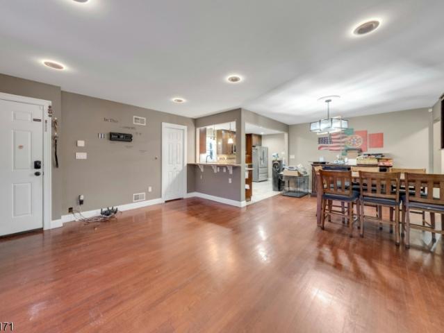 5 General Karge Ct