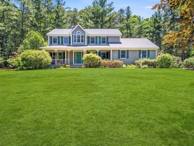 5 Geryk Ct, Southampton, MA 01073