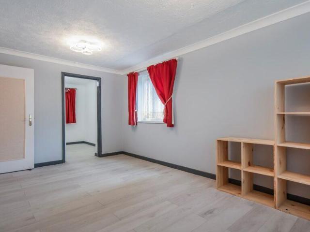 5 Gilldown Place, Birmingham B15 3 bed flat to rent £1,560 pcm £360 pw