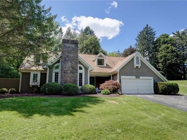 5 Glen Cannon Trl, Pittsford, NY 14534