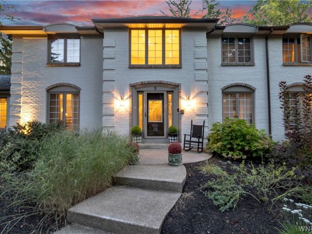 5 Greenwood Drive