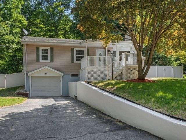 5 Grove St, Plainville, MA 02762