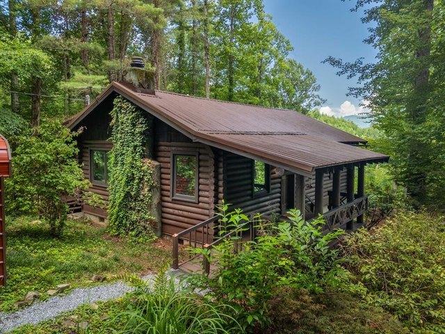 5 Hyacinth Ln, Sylva, NC 28779