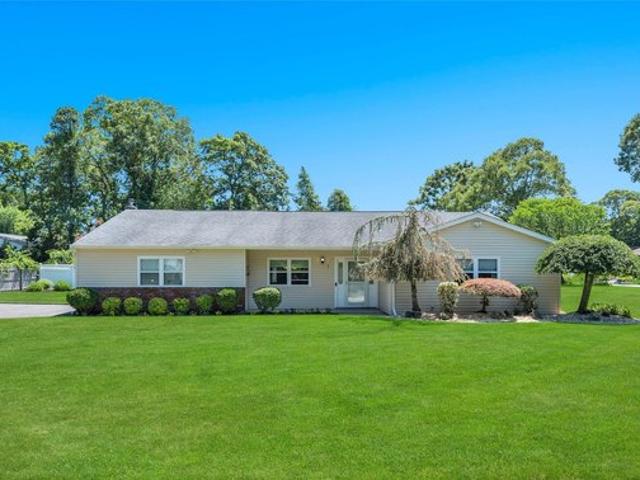 5 Half Hollow Rd, Selden, NY 11784