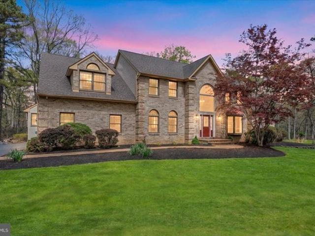 5 Hamilton Ct, Southampton, NJ 08088
