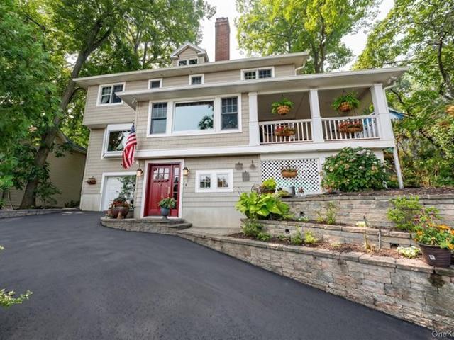 5 Harborview Ln, Huntington, NY 11743