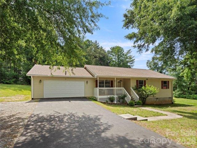 5 Harrison Hill Rd, Swannanoa, NC 28778