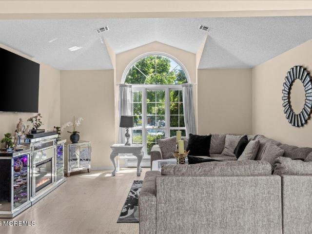 5 Harrow Court