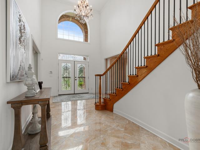 5 Hawthorn Grove Circle
