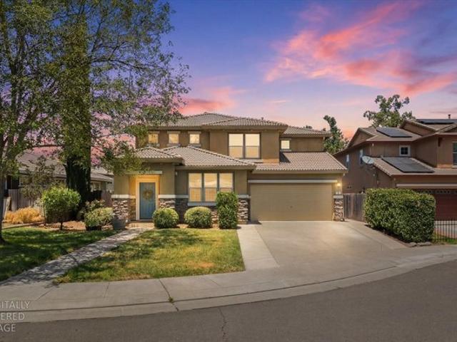 5 Hazeman Ct, Woodland, CA 95776