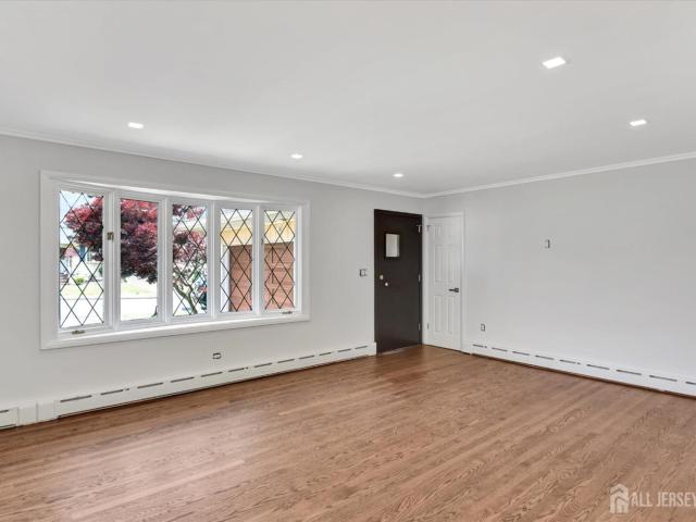 5 Hilltop Avenue