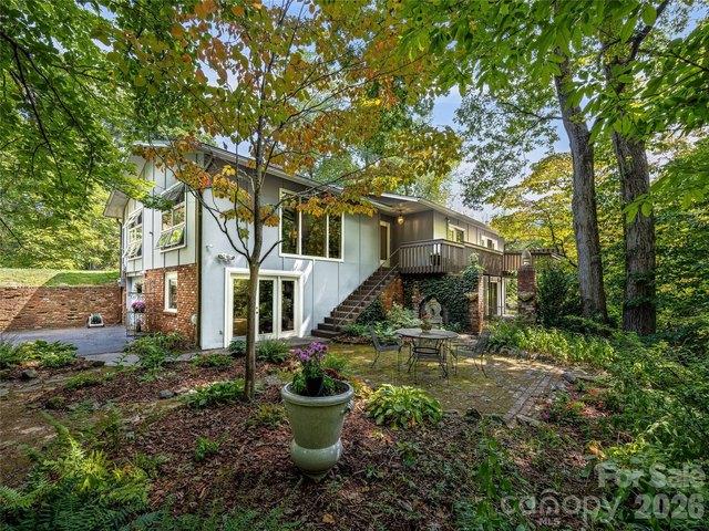 5 Hillcrest Rd E, Asheville, NC 28804