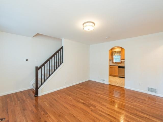 5 Hillside Ave