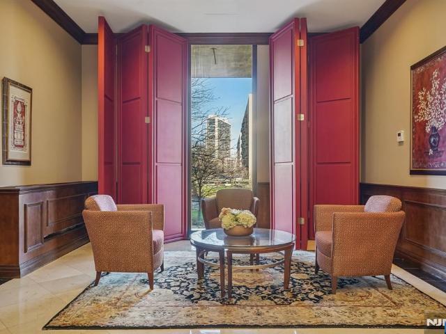 5 Horizon Road # 2304