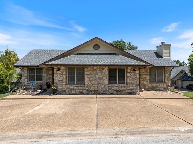 5 Ironwood Ln, Holiday Island, AR 72631