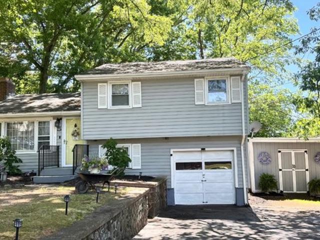 5 Jackson Ave, Wallingford, CT 06492